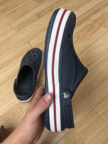 Продаются CROCS синего цвета
