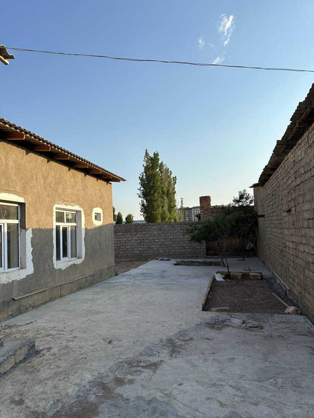 4 xonali shinam uymiz sotiladi.