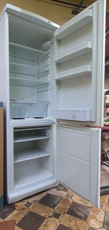 Продаётся Холодильник INDESIT SB185.027