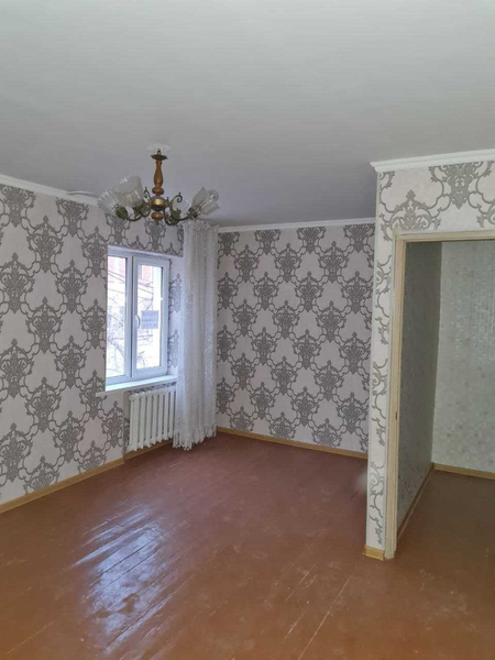 1 комн., с лоджией 2 на 6 м., 2 этаж, 45 кв.м.. кирпич.