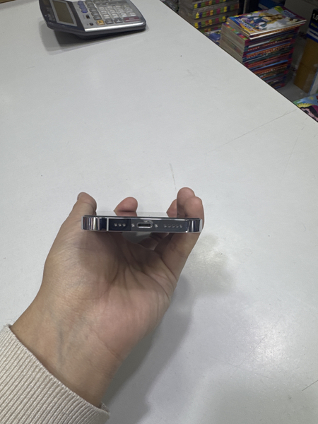 IPHONE 14 pro yaxw sastoyaniyada