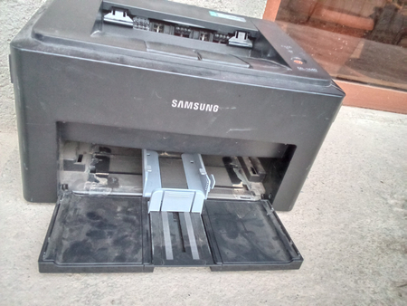 Самсунг принтр   ML-1640 черный белый