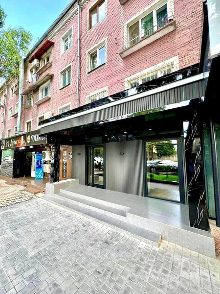 Аренда. Евронежилое. 1-Линия вдоль дороги. ор: Ракат махалля. 90м²