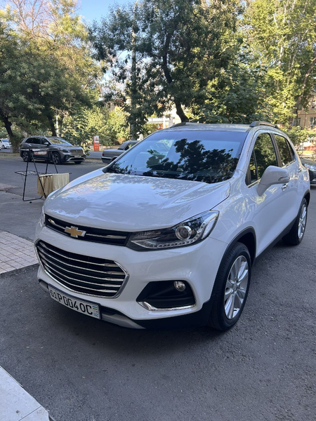 Продам сваях машина Tracker 2019 sotiladi probeg-26000 km