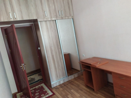Сдаётся Чиланзар 20 3комн 1 этаж.