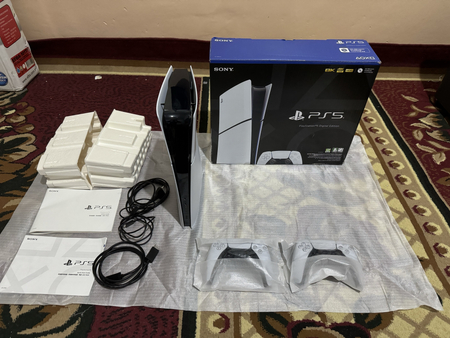 Ps5 Slim digatal versiya Koreyadan kelgan xotirasi 1TB 2 ta djostik