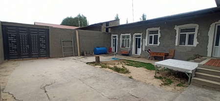 Hovli joy sotiladi