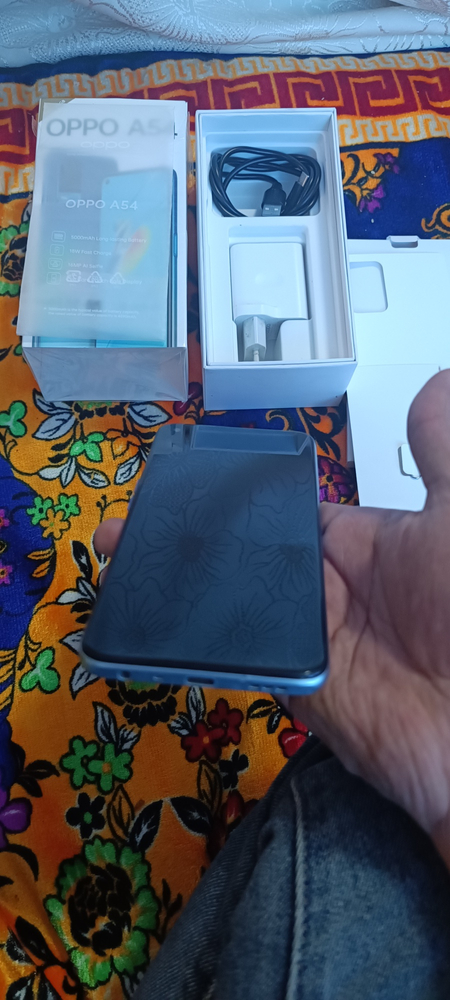 Oppo tel sotiladi 4/64
