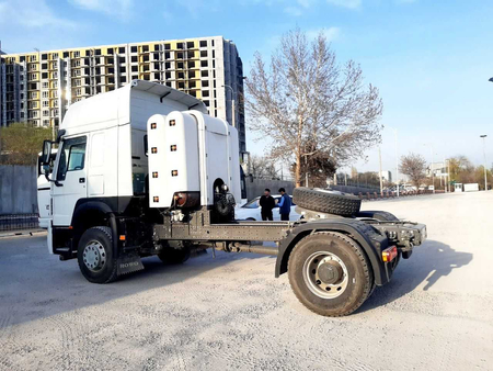 Тягач A6 HOWO  (4х2)  (газ)