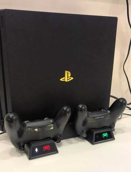 Докстанция / Подставка для Playstiation 4/Зарядка для джойстиков / PS4