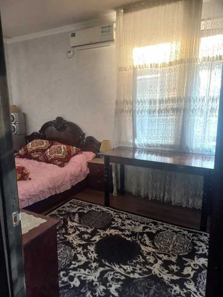 Срочно! Лабзаке 3х комнатная на 4м этаже с общей тплощадью 70 м2