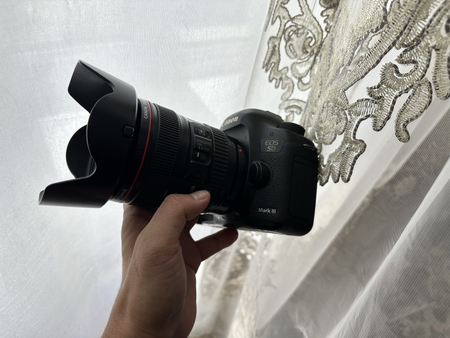 Canon 5D mark3 noviy garaniyasi menen satiladi