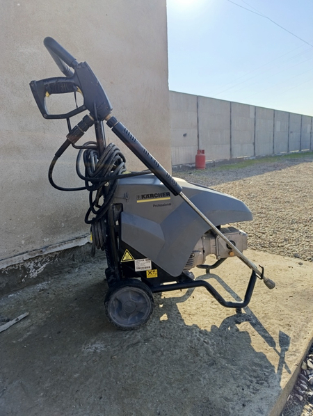 Karcher Professional Sotiladi