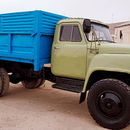 Gaz 53 sotiladi .