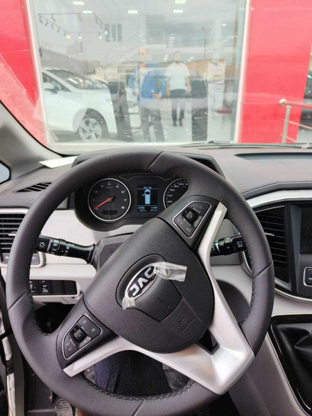 Jac m4 mikroavtobus