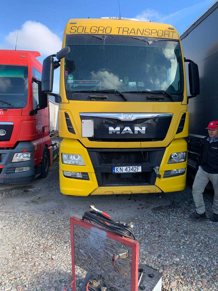 Продаем  б/у части для грузовиков и тягачей марки  MAN