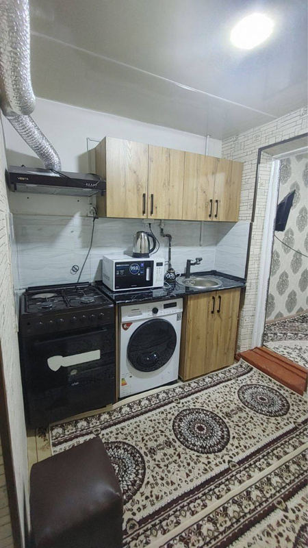 Срочно сдаётся 2х Октяабирь базар вдоль дороги