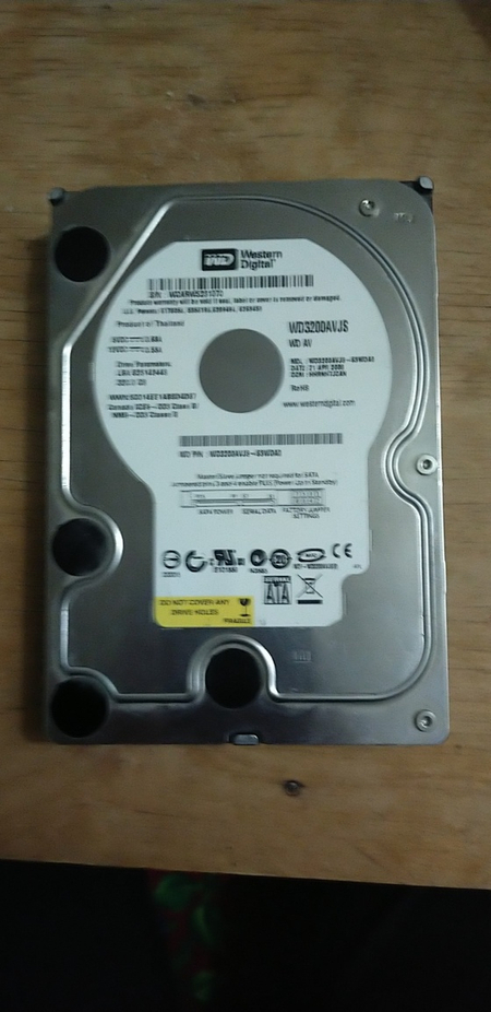 Жёсткий диск продается. Qattiq disk sotiladi