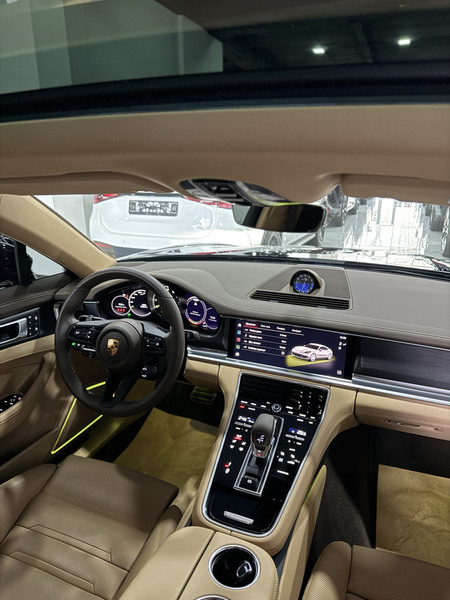 Porsche Panamera 4 eHybrid