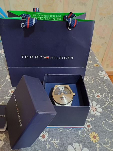 Soat  TOMMY  JEANS   Yengi