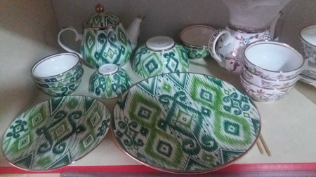 Фарфоровый сервис рукопись художника дизайнера Г.Даминова