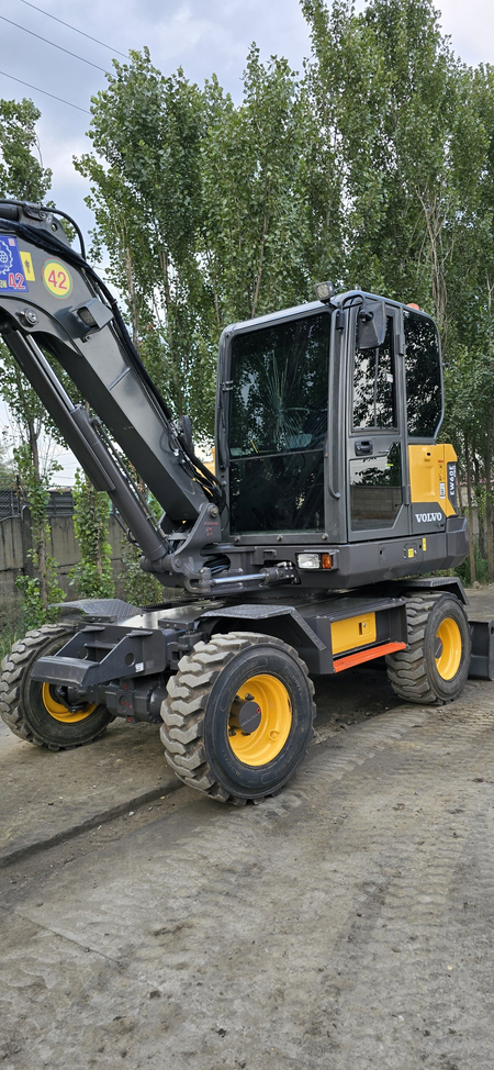Volvo EW60E PRO Sotiladi