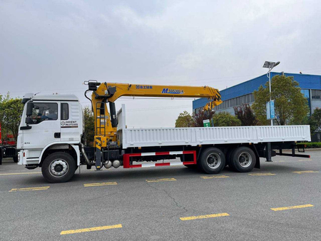 Кранманипулятор  SHACMAN L3000 12 тонн XCMG