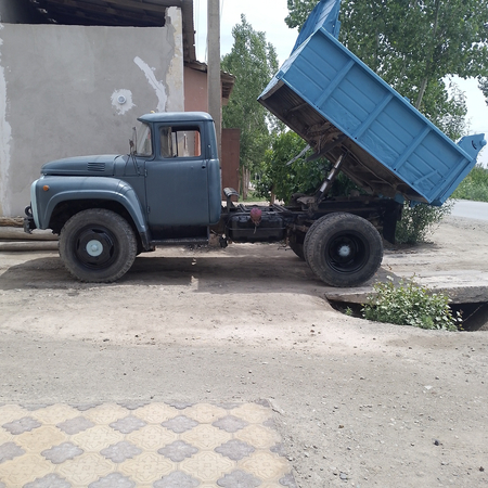Zil 130 sotiladi