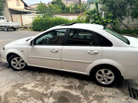 Автомобиль Chevrolet Gentra 3-поз.А/Т с люком 10000 км, с салона 2022