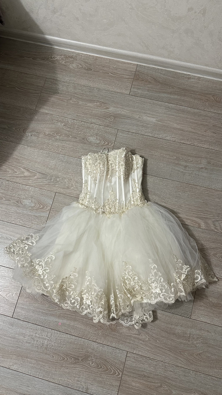 Модное корсетное платье-пачка S