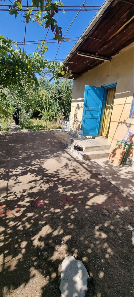 Dacha sotiladi..