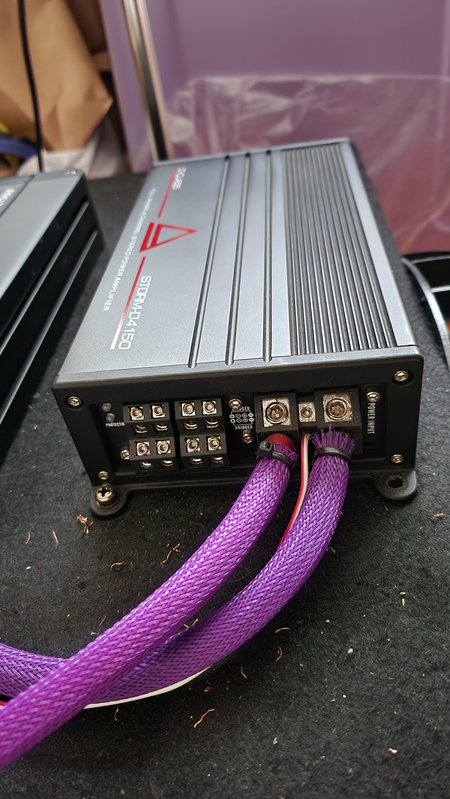 4-х канальный усилитель Aura Storm 4x150W