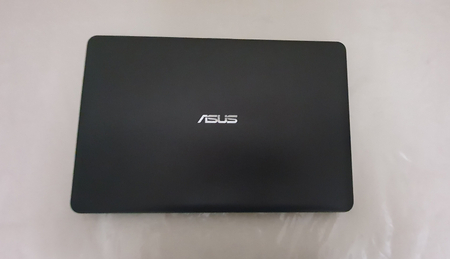 Noutbuk ASUS X54OY