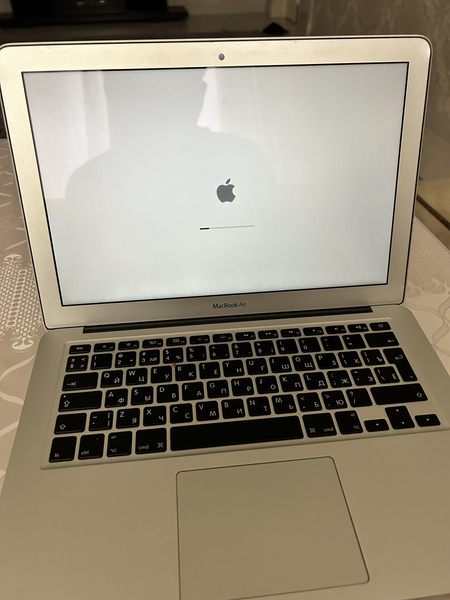 MacBook Air 2011 sotiladi