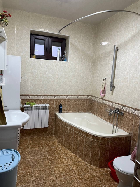 Kivartira bor oylga