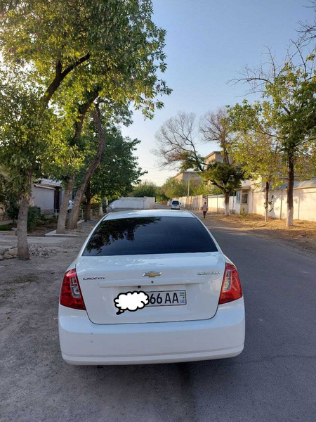 Gentra 3 pozitsiya avtomat sotiladi.