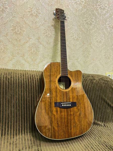 Продаю акустическую гитару Oriental Cherry!  Gitara sotmoqchiman!