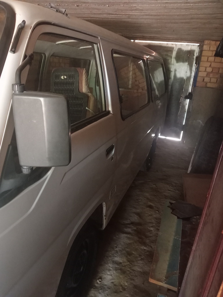 Mashina sotildi nissan urvan