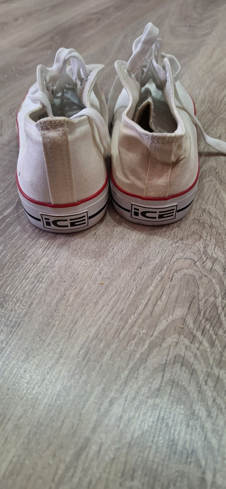 Белые кеды ICE. .