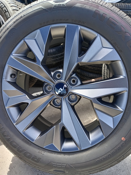 R18 Kia sportj original diska Balon Xolati yangi