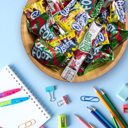 Фруктовые рулеты, Фрукты у стопы, Gushers, Набор разнообразных закусок