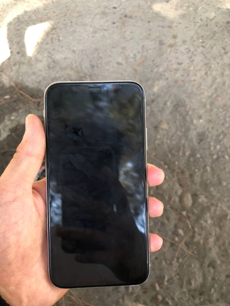 Iphone x holati yaxshi ulgurib qolila bunaqa narxga x yoq