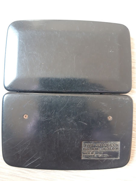 SHARP 832 калькклятор.