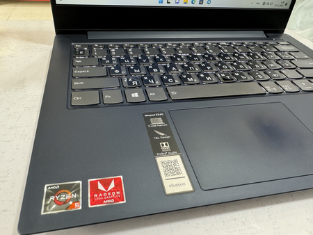 Lenovo ryzen 5 (core i5 10) ideal holatda 14 dyumlik ixchamidan keldi