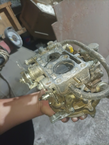 Газ 2410 ва 3110  карбюратор сотилади