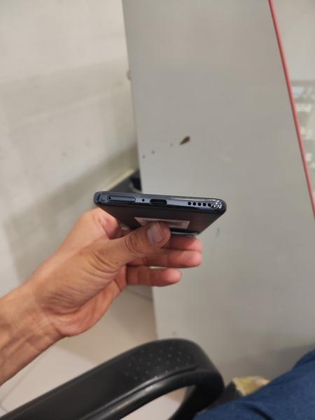 Xiaomi 13 lite.   Yangidek