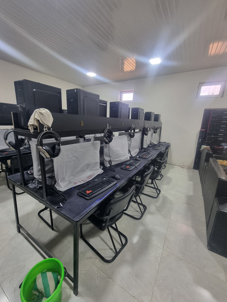 Game club sotiladi naxtga srocha 20 kompyuter