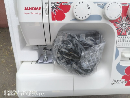 Продам швейную машинку JANOME Модель J925s