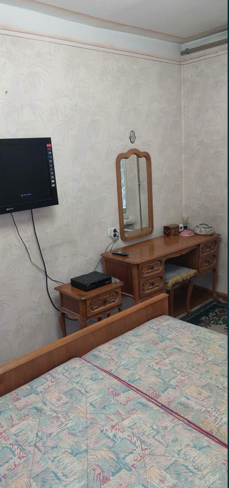 Космонавтов 3/4/5 кирпич 77-серия