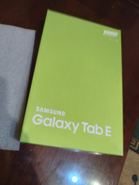 Продам планшет Samsung Tab E